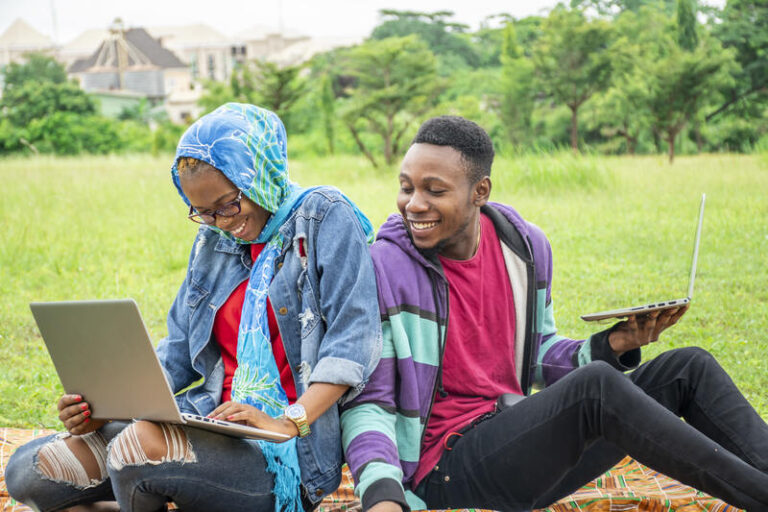 How To Get A Free Laptop For College Students From Government