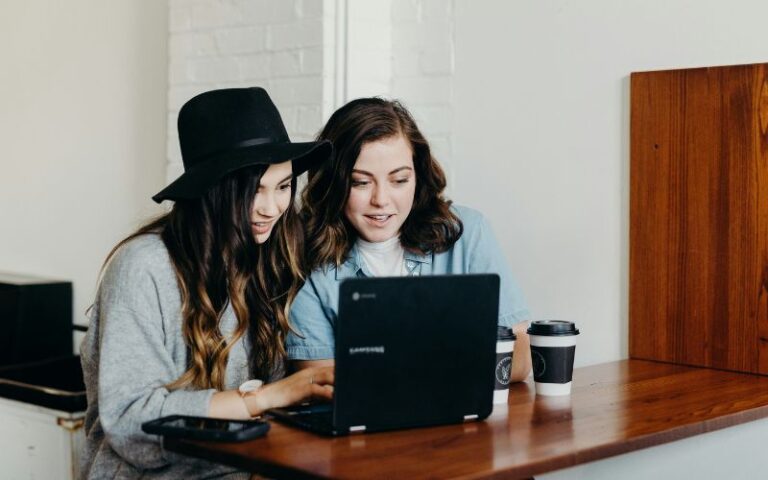 Free Laptop Milwaukee 2026: Application Guide & Local Providers