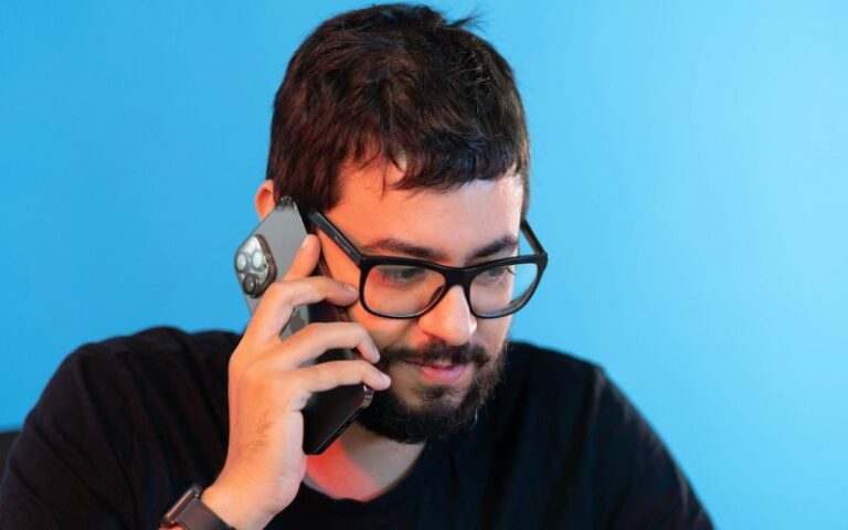 Quick Tutorial: How to Do a 3 Way Call on iPhone Successfully