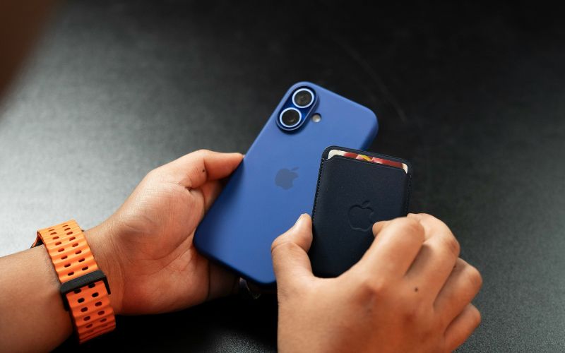 Easy Guide: How to Remove an eSIM From iPhone Instantly