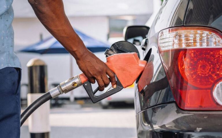 How to Get A Free Gas Card & Fuel Assistance in 2026